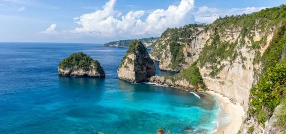 Diamond Beach in Nusa Penida: A Hidden Gem in Paradise – Penida Manta ...